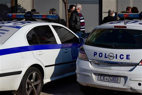 Μάχη για τη ζωή του δίνει ο 54χρονος φύλακας που δέχθηκε επίθεση από ...