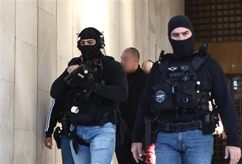 Διπλό φονικό στην Φοινικούντα: Στην Καλαμάτα οι απολογίες των δύο ...