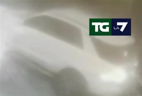 Ιταλία: 65χρονη πάτησε με το αυτοκίνητο μετανάστη που της έκλεψε την ...