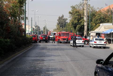 Κλειστή η Πέτρου Ράλλη μετά από τροχαίο - Γέμισε λάδια ο δρόμος | Έθνος