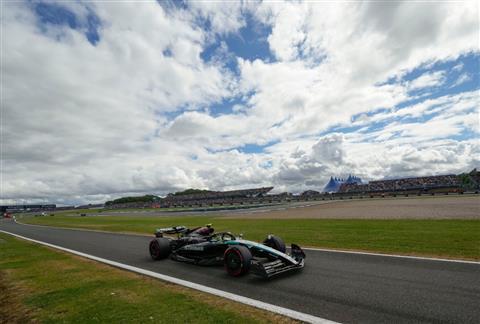 Formula 1: Pole position για τον Ράσελ και εντυπωσιακό 1-2 της Mercedes ...