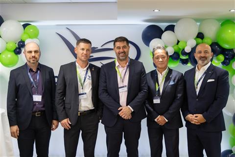 Η cargo-partner γιορτάζει τα εγκαίνια του νέου της γραφείου στον ...