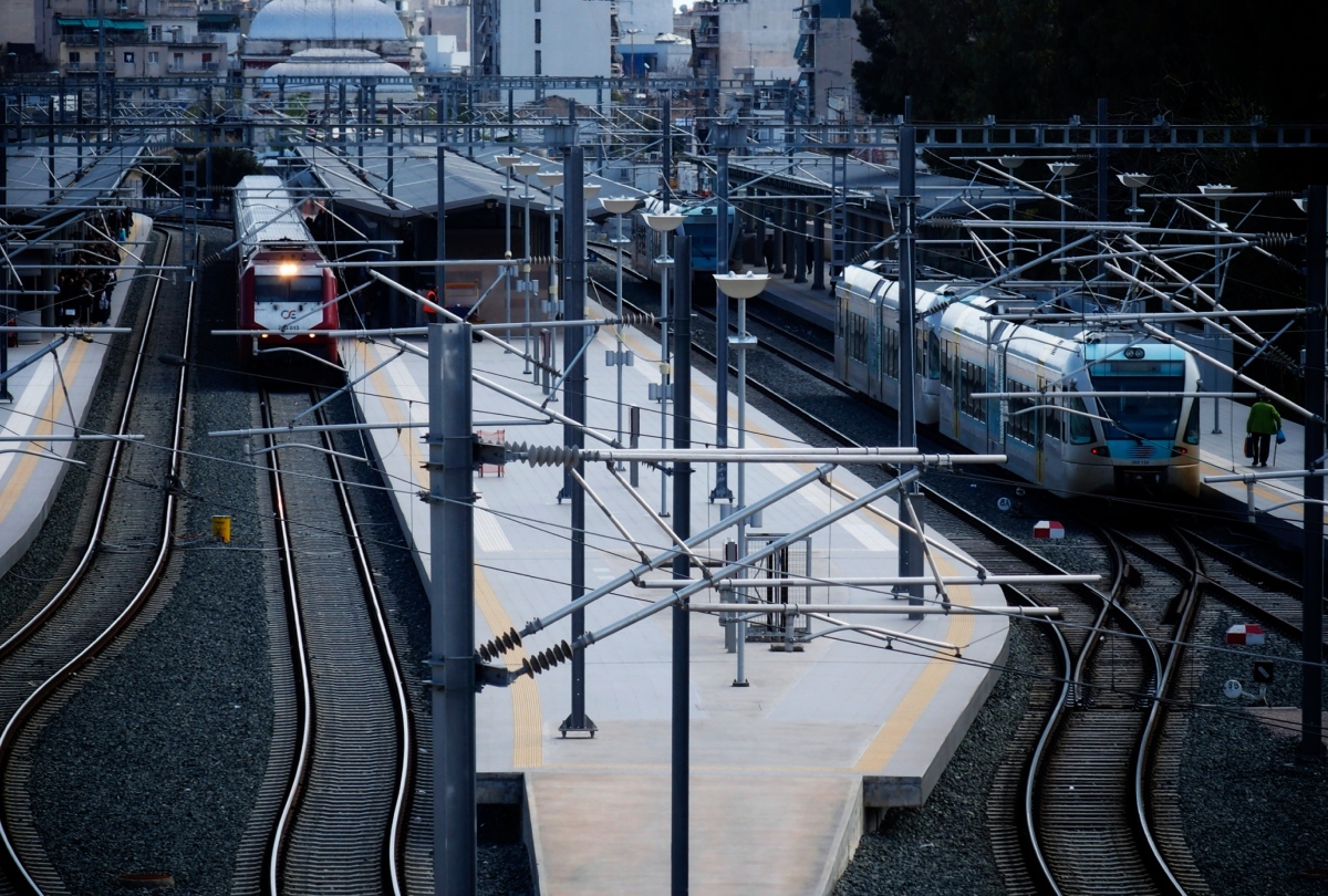 Train problems persist, passengers suffer | News Minimalist