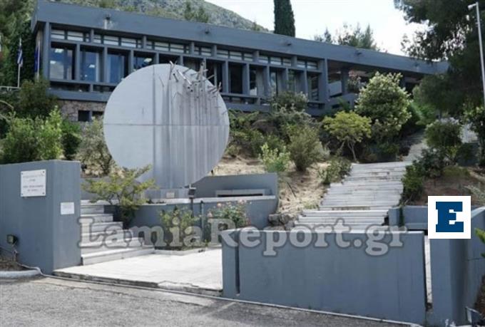 Συναγερμός στου Δελφούς: Τουρίστες μπούκαραν και έκλεψαν αντικείμενο ...