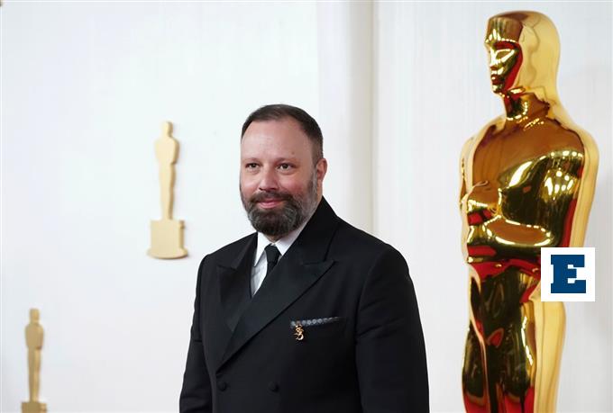 Οσκαρ 2024: Οι πρώτες αφίξεις στο κόκκινο χαλί - Εντυπωσιακοί ο Γιώργος ...