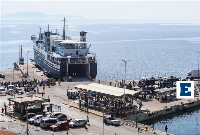 Χαμός σε πλοίο στη Ραφήνα: 93χρονος έχασε τον έλεγχο του αυτοκινήτου ...