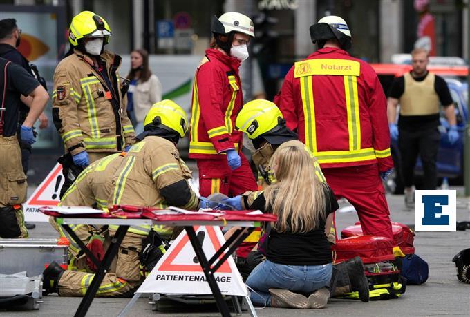 Όχημα έπεσε σε πλήθος στο Βερολίνο: Ένας νεκρός και πάνω από 12 ...