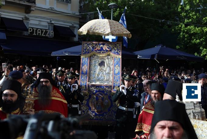 Άξιον Εστί: Ουρές πιστών για την εικόνα από το Άγιον Όρος – Σε λαϊκό ...