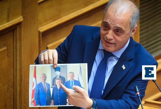 Βελόπουλος: Έσκισε τη Συμφωνία των Πρεσπών στη Βουλή | Έθνος