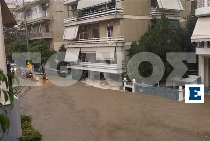 Στο ίδιο έργο θεατές: Τραγικές εικόνες με «ποτάμια», οδηγούς σε οροφές ...