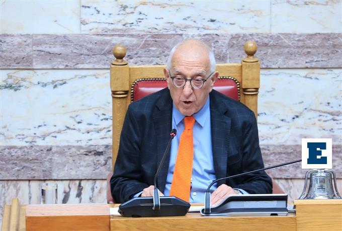 Τέμπη: Κατεπείγουσα αίτηση συγγενών θυμάτων στον Κακλαμάνη για τις ...