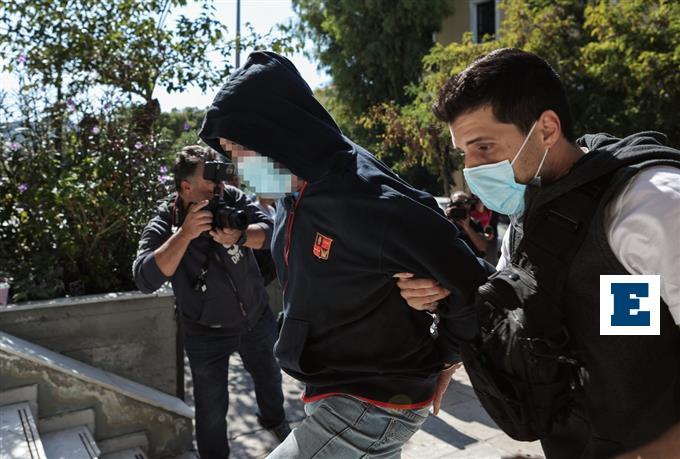 Κολωνός: «Η σύζυγος του 53χρονου έδινε 10.000 ευρώ για να μην μιλήσουμε ...