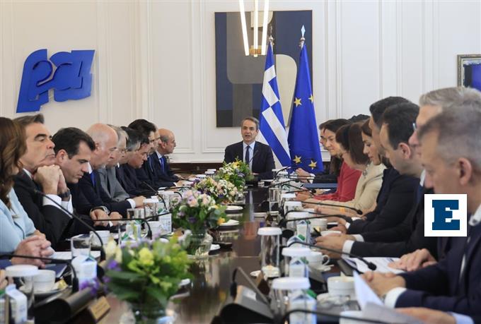 Το παρασκήνιο του «μίνι» ανασχηματισμού: Τα πρόσωπα, το timing και τα ...