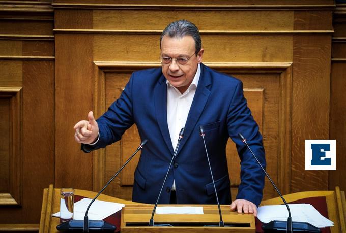 Προανακριτική για Τριαντόπουλο: Αποχωρήσεις με πολιτικό μήνυμα από ...