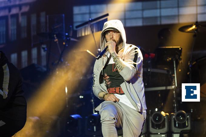 Μόνο ο Eminem μπορεί: 224 λέξεις σε 31 δευτερόλεπτα - Νέο παγκόσμιο ...