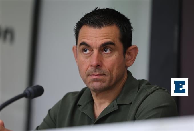 Καυστικός Κουβεντίδης: «Στον ΠΑΟΚ επιλέγουμε να μας χειροκροτούν οι ...