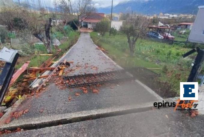 Καταστροφικό πέρασμα του ανεμοστρόβιλου στην Παραμυθιά: Σοβαρές ζημιές ...