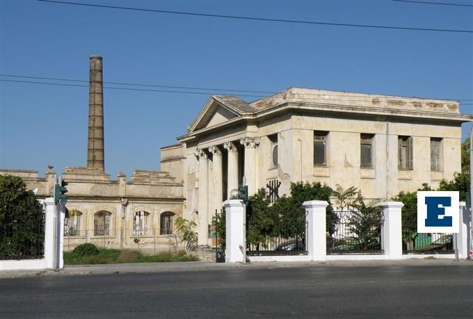Ανώτατη Σχολή Καλών Τεχνών: Κομμάτια της οροφής καταρρέουν, αίθουσες ...
