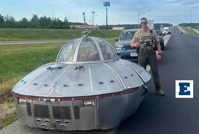 ΗΠΑ: Αστυνομικοί σταμάτησαν για έλεγχο… UFO στο Μιζούρι – «Ήρθαν ...