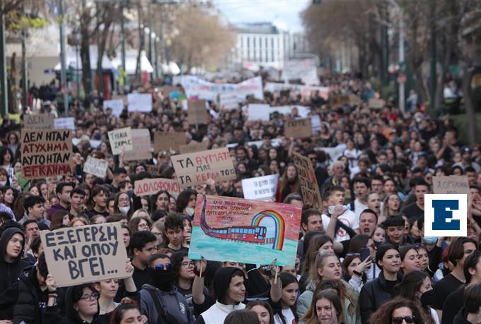 Η πορεία της 8ης Μαρτίου ήταν μια διαμαρτυρία συγκλονιστική, μια ...