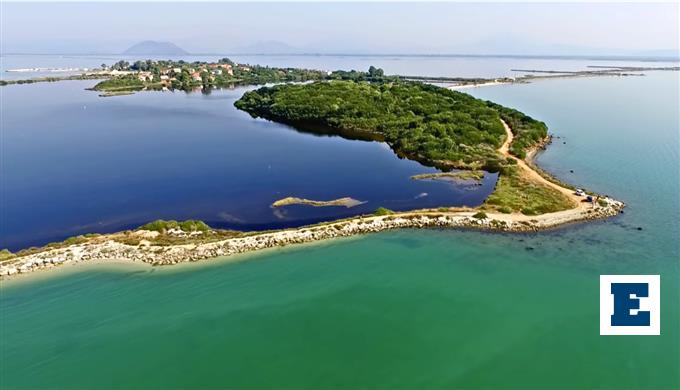 «Επιπλέει» στο νερό: Το άγνωστο χωριό-όνειρο της Ελλάδας είναι το μέρος ...
