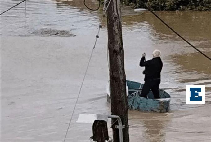 Ήρωας μέσα στο χάος: «Τους έβγαλα από τα κεραμίδια, δεν ήρθε κανείς ...
