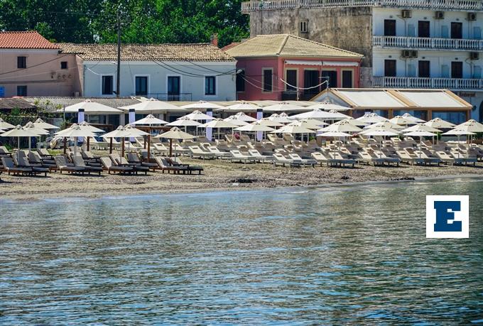 Σαρώνει τις παραλίες η ΑΑΔΕ για παραβάσεις: Drones, ελεγκτές και ...