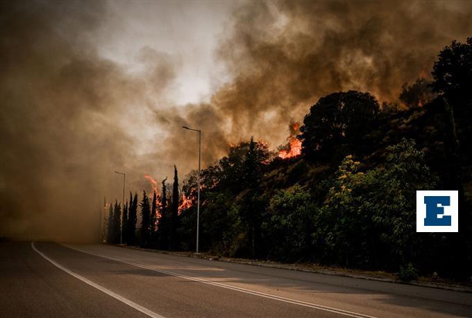 Φωτιά τώρα: Καλύτερη η εικόνα στα μέτωπα της Ρόδου, της Κέρκυρας και ...