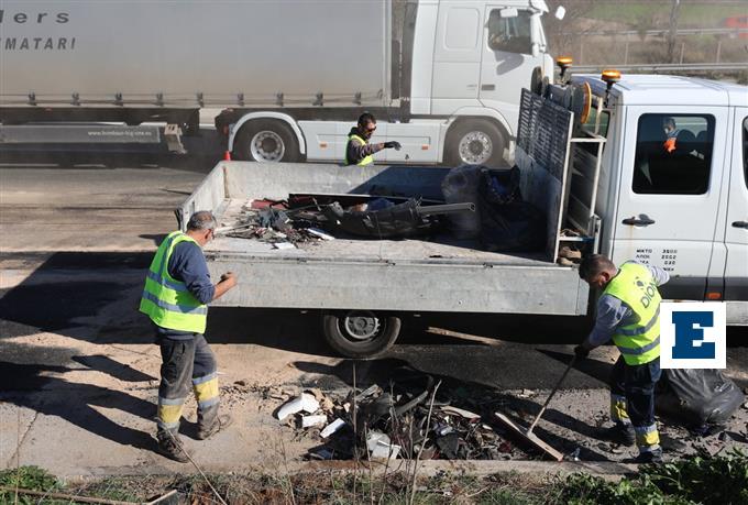Τρομακτικές εικόνες από την καραμπόλα 13 αυτοκινήτων στην Αθηνών ...