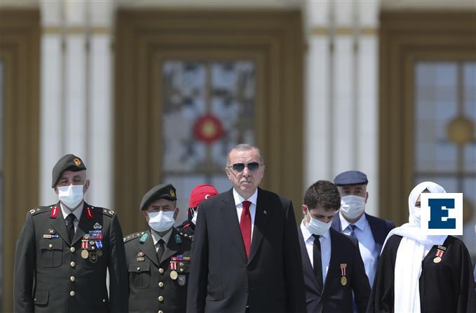 Τουρκία: Ο Ερντογάν θέλει αύξηση στον μισθό του - Καταρρέει η οικονομία ...