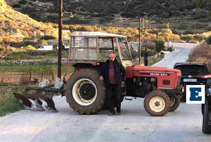 Στα μπλόκα και... ο μοναδικός αγρότης της Αμοργού - Έκλεισε τον δρόμο ...