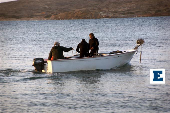 Βίντεο-ντοκουμέντο: Τούρκοι λιμενικοί βγάζουν όπλο σε Έλληνες ψαράδες ...
