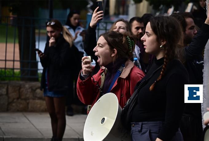 Ξανά στους δρόμους φοιτητές και μαθητές: Στο επίκεντρο μετεγγραφές ...