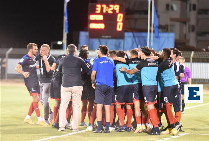 Ιστορική πρώτη νίκη για την Κηφισιά στη Super League - Επικράτησε 2-1 ...