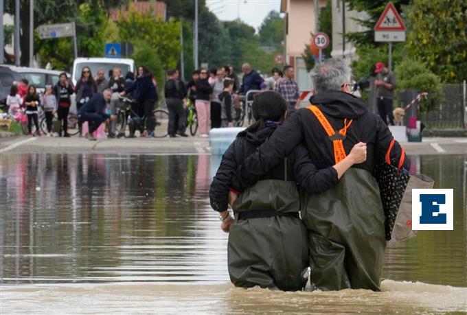 Τουλάχιστον 13 νεκροί από τις πλημμύρες στη Βόρεια Ιταλία - Η Εμίλια ...