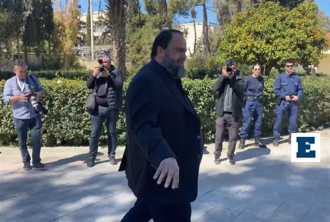 Μαρινάκης στους δημοσιογράφους: «Όλα τα σκ@@@ μαζεμένα» | Έθνος
