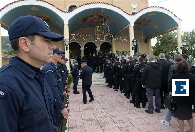 Πάτρα: Οδύνη στην κηδεία του 29χρονου αστυνομικού που σκοτώθηκε σε ...