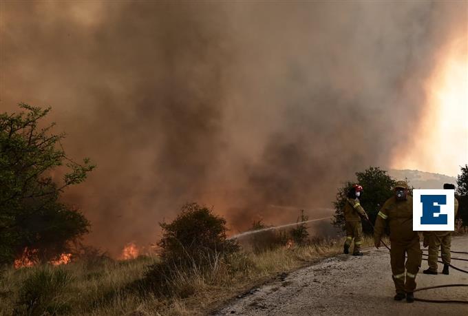 Φωτιά τώρα στην Ηλεία: Τραυματίστηκε σοβαρά πυροσβέστης | Έθνος