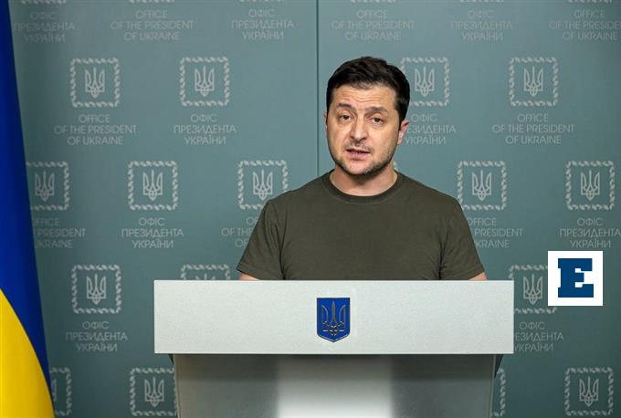 Πόλεμος Ουκρανία: Δημοσιογράφος άρχισε να κλαίει μεταφράζοντας τον ...