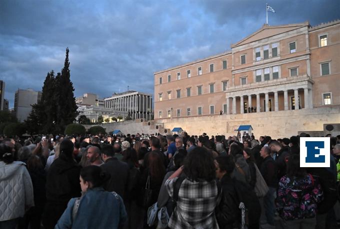 Πώς ερμηνεύεται η πρόταση Μητσοτάκη για το Μνημείο του Άγνωστου ...