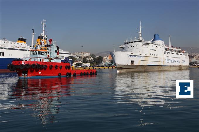 Μηχανική βλάβη στο επιβατηγό οχηματαγωγό «Φοίβος» | Έθνος