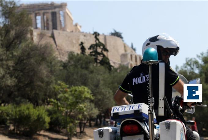 Ακρόπολη: Εξιτήριο για τον 18χρονο που δέχθηκε επίθεση με μαχαίρι ...
