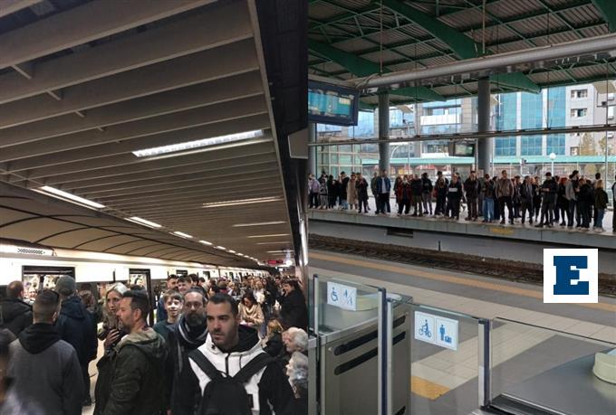 Τέμπη: Κοσμοπλημμύρα στα ΜΜΜ της Αθήνας - Ουρές σε μετρό και ΗΣΑΠ για ...