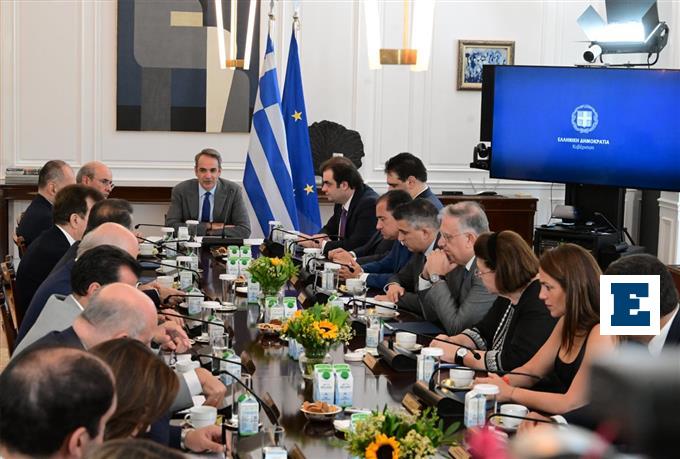 Δύσκολα Χριστούγεννα στο χωριό για τους βουλευτές της Ν.Δ.- Αγεφύρωτη η ...