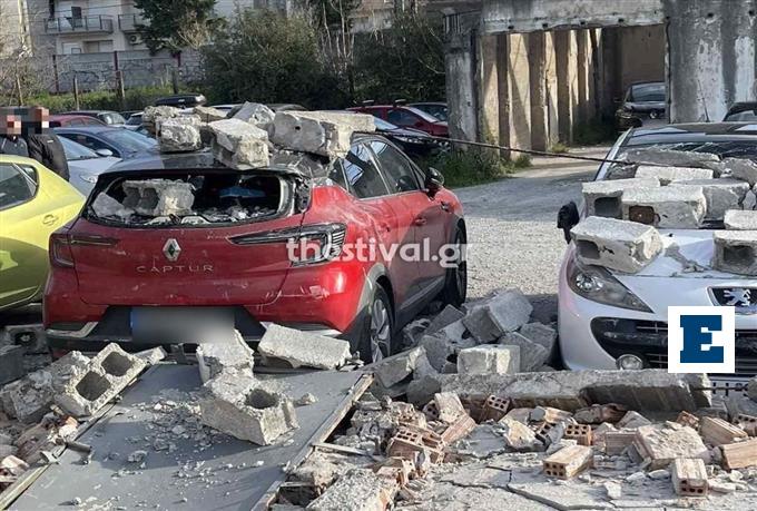 Θεσσαλονίκη: Ο άνεμος γκρέμισε τοίχο 20 μέτρων σε κεντρικό δρόμο ...