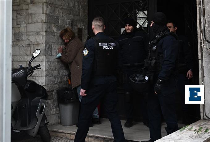 Ιωάννα Κολοβού: Η στιγμή της σύλληψης μετά τη βίαιη έξωση | Έθνος