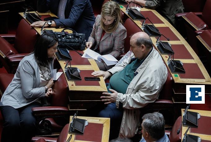 Χαμός στη Βουλή με Φίλη και Κεραμέως: «Υπεύθυνη η κυβέρνηση για ...