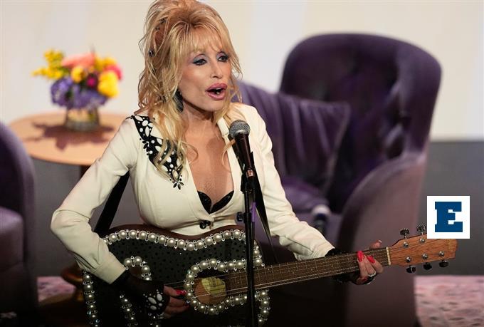 Dolly Parton: Εκανε δωρεά 1 εκατ. δολαρίων για τα θύματα του τυφώνα ...