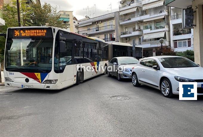 Κυκλοφοριακό χάος: Λεωφορείο κόλλησε στη μέση του δρόμου γιατί ...