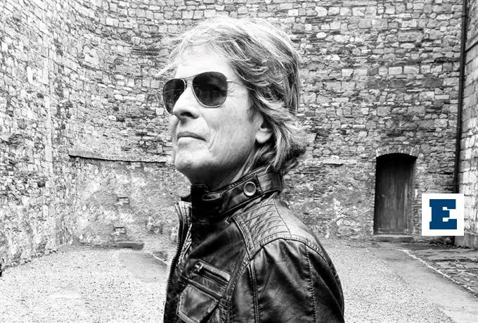 Brett Tuggle: Πέθανε ο μουσικός - Έπαιζε πλήκτρα στους Fleetwood Mac ...